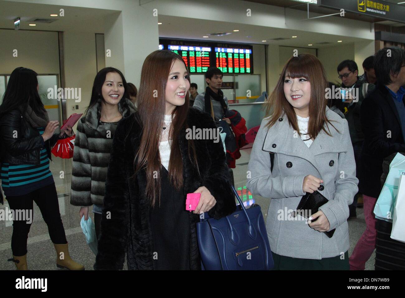 Taipei, Taiwan. 19th Dec, 2013. Japanese group PINKEY arrive in Taipei ...