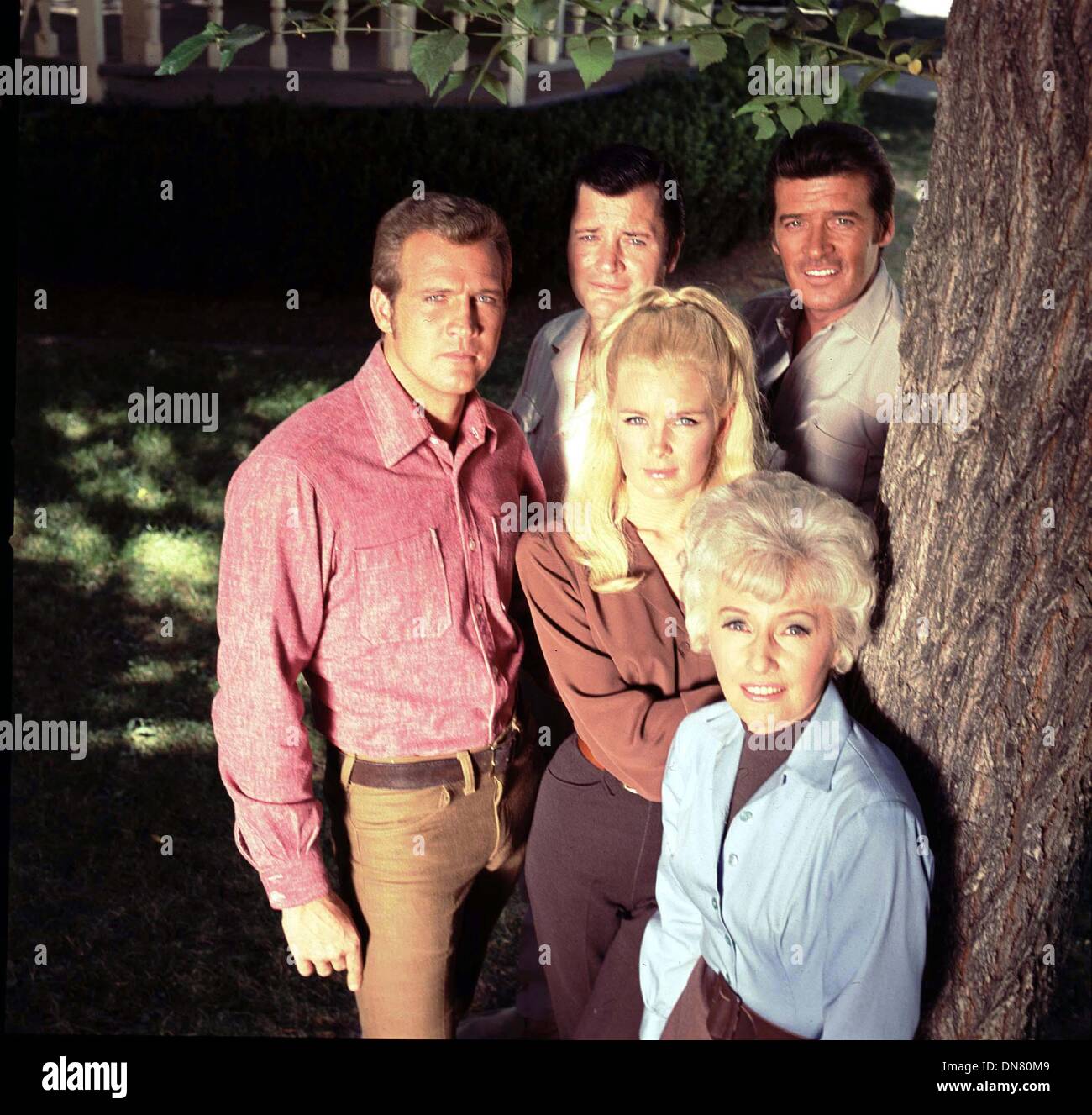 Aug. 26, 2002 - BIFG VALLEY CAST.LEE MAJORS/RICHARD LONG/PETER BRECK ...