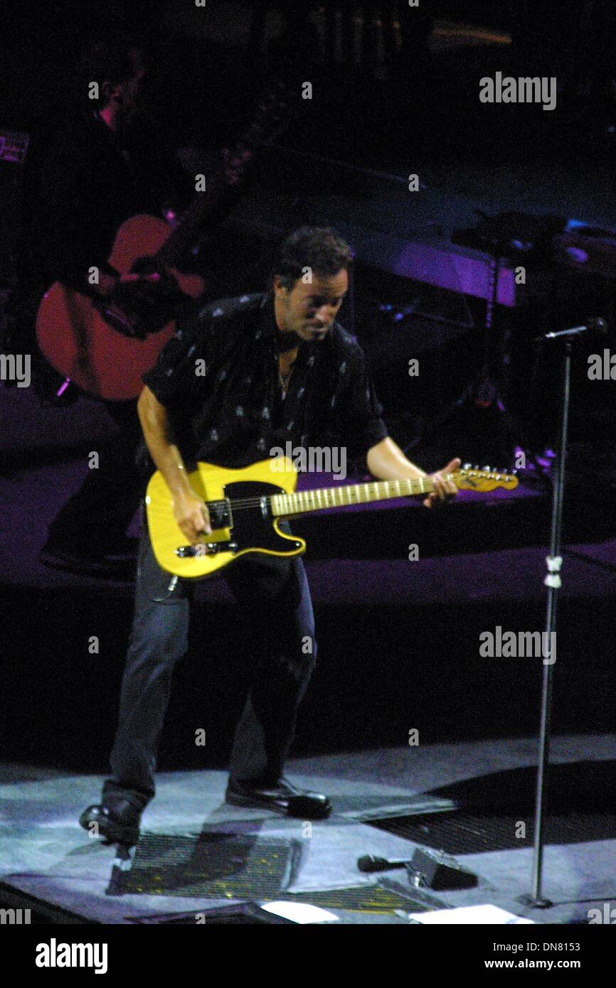 Jan. 1, 1980 - K25854JBB: 8/12/02.BRUCE SPRINGSTEEN AND THE E STREET ...