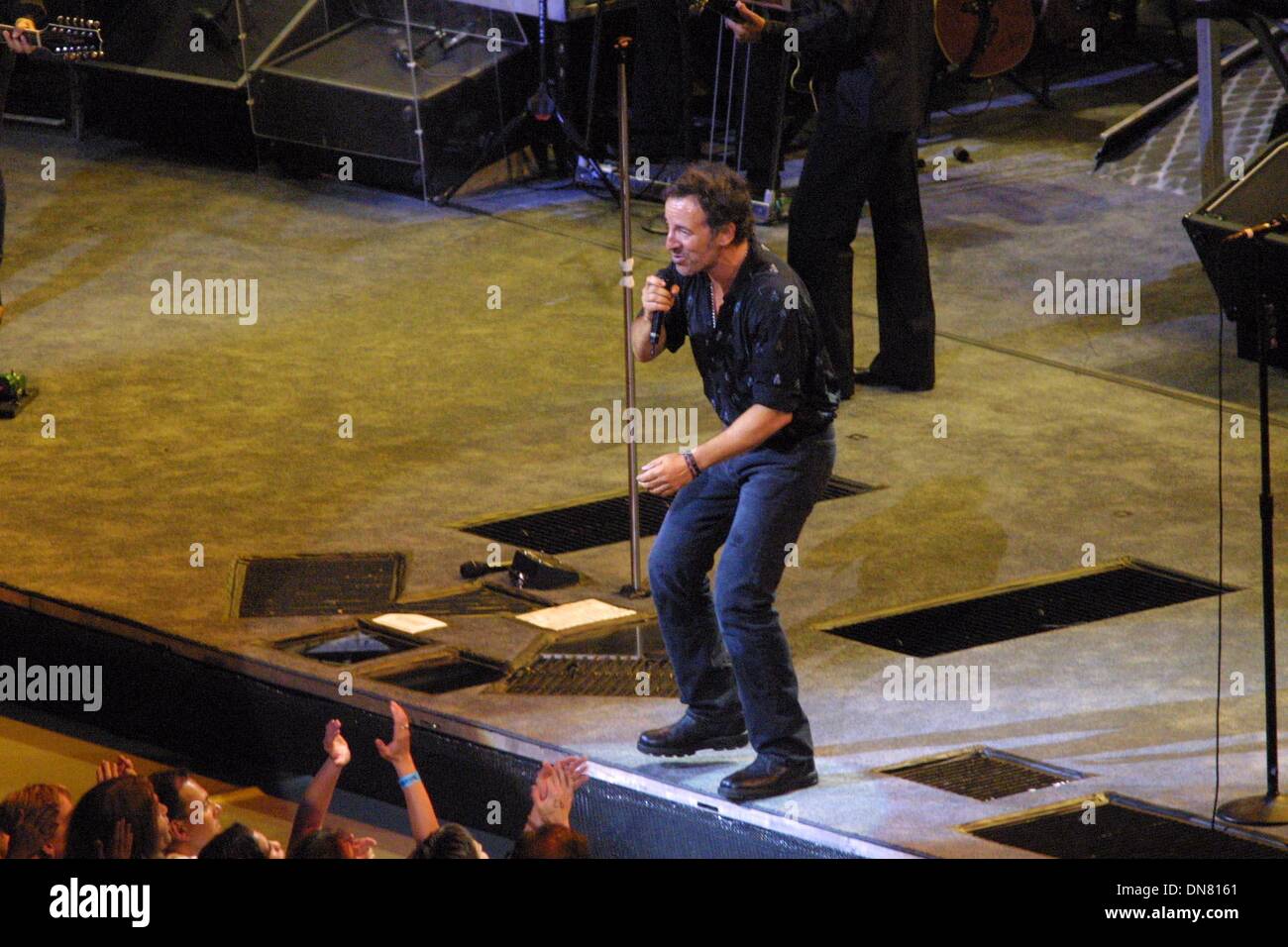 Bruce springsteen 1980 hi-res stock photography and images - Alamy