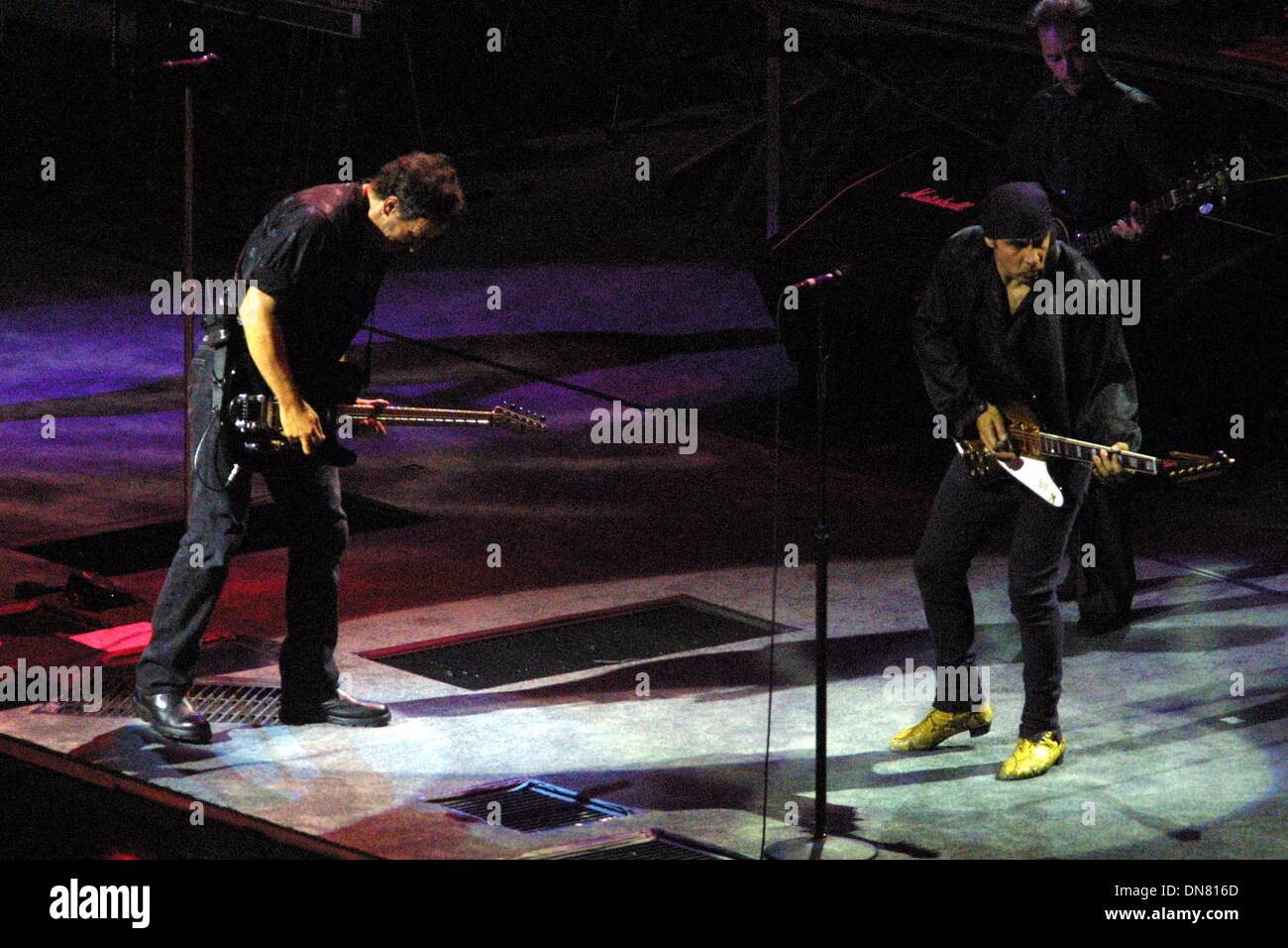 Bruce springsteen 12 8 1980 hi-res stock photography and images - Alamy