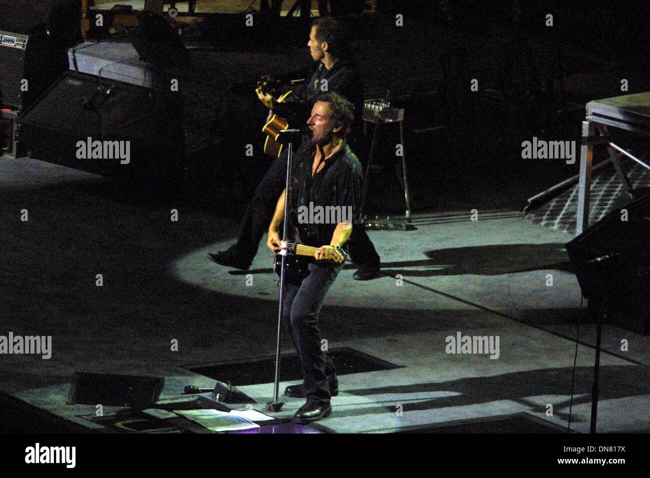 Bruce springsteen 1980 hi-res stock photography and images - Alamy