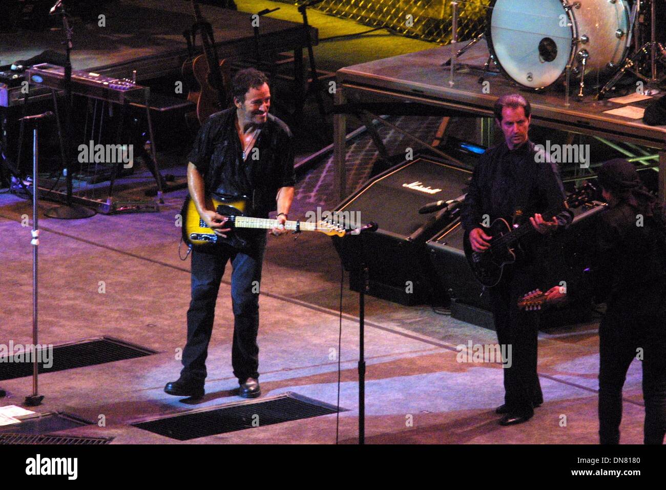 Bruce springsteen 12 8 1980 hi-res stock photography and images - Alamy
