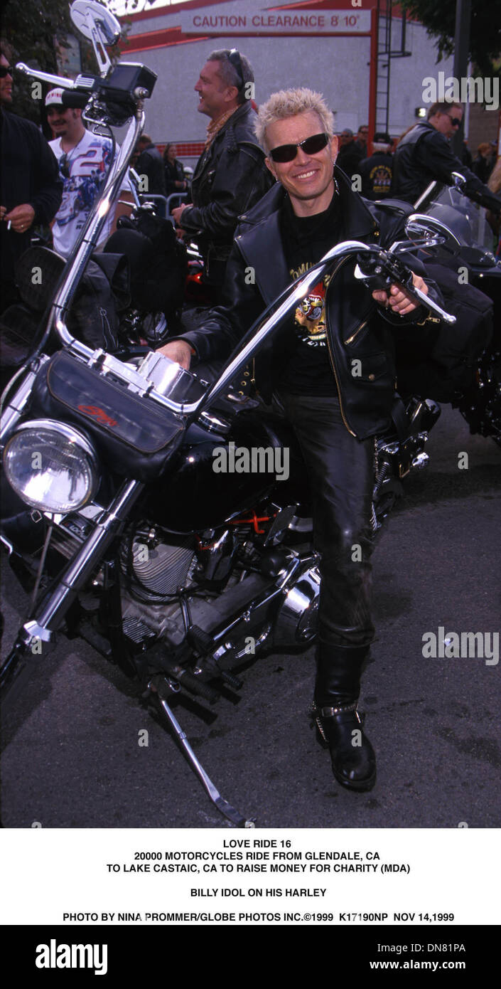Motorcycles in globe hi-res stock photography and images - Alamy