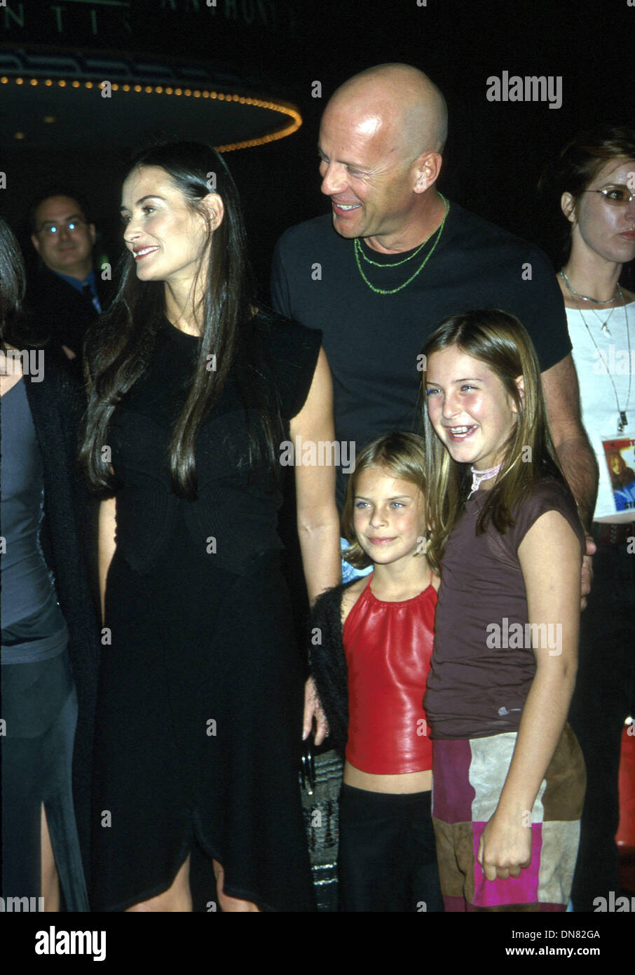 Oct. 5, 2001 - K23012EG: BANDITS WORLD PREMIERE.VILLAGE THEATRE ...