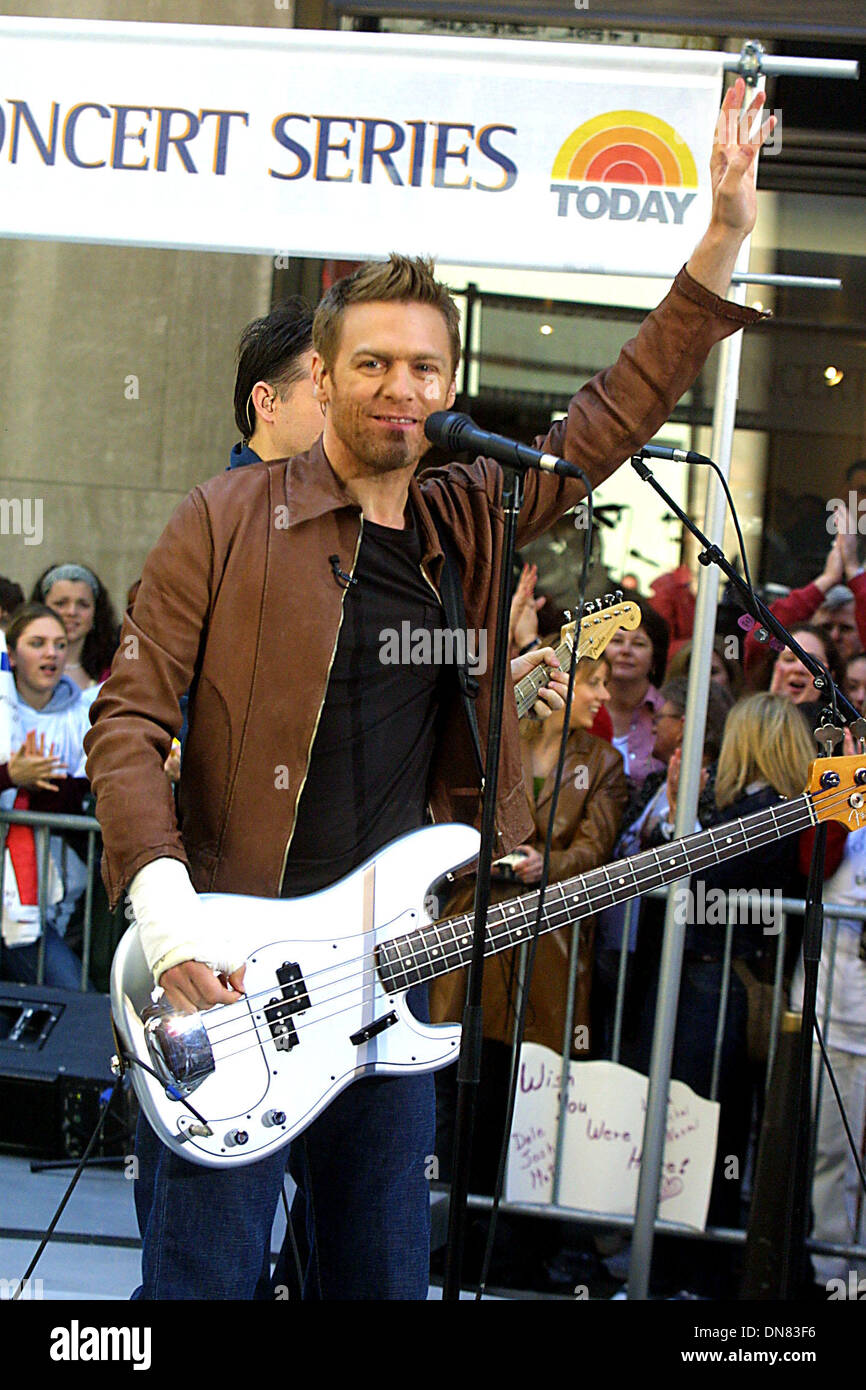 May 24, 2002 - K25148JBB BRYAN ADAMS PERFORMS ON ''TODAY SHOW'' .NYC 05 ...