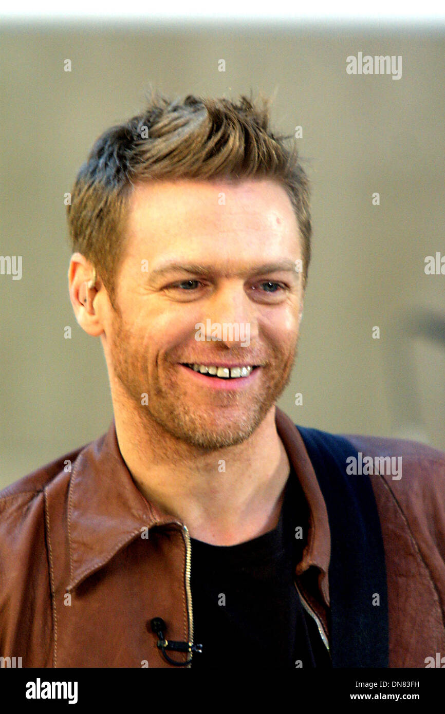 Bryan adams 2002 hi-res stock photography and images - Alamy