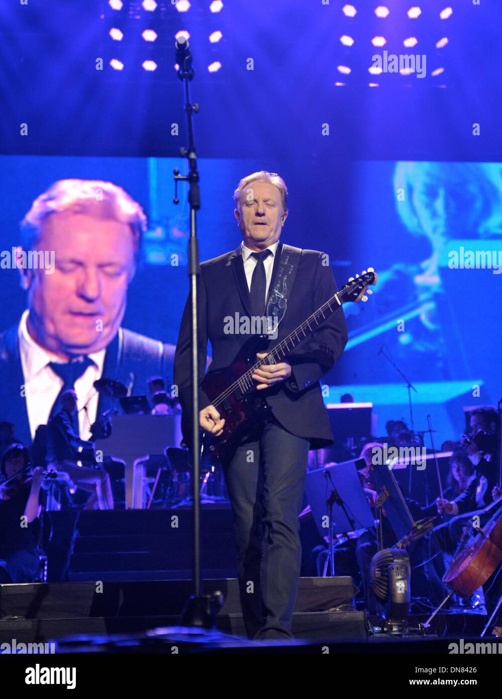 John Miles Singer High Resolution Stock Photography and Images - Alamy