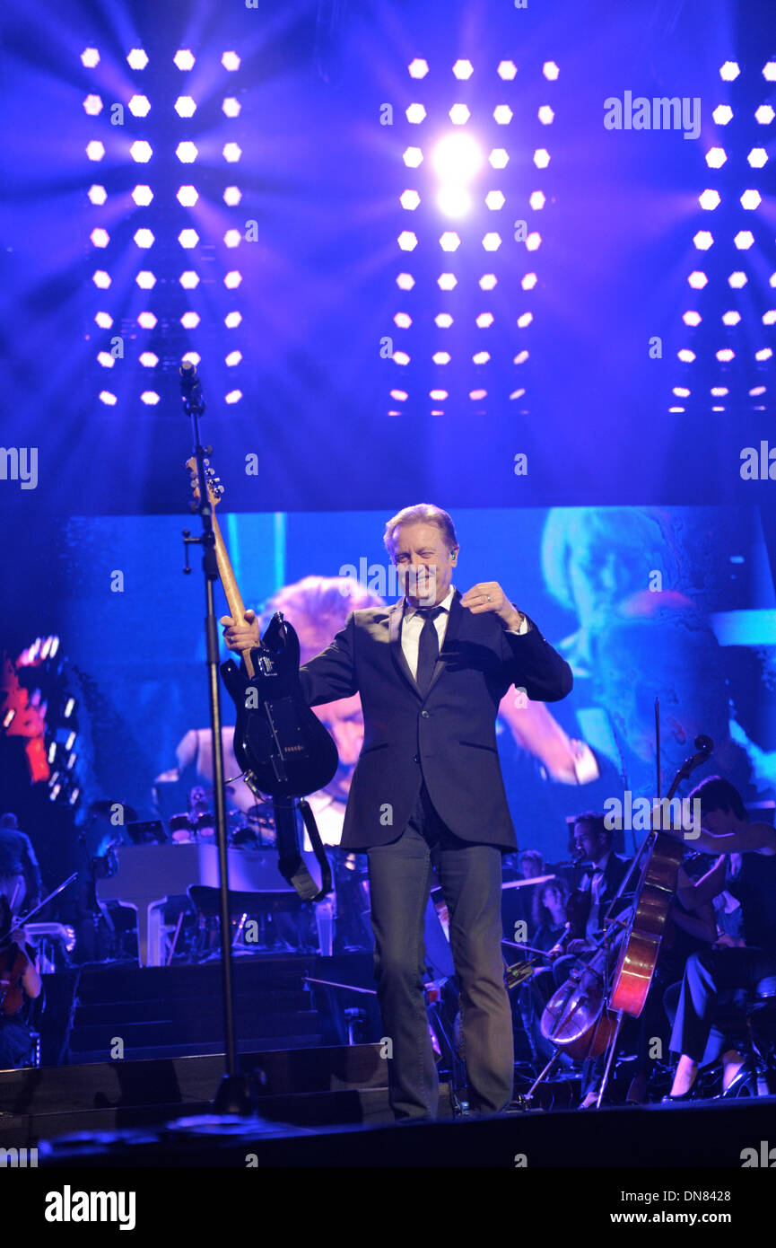 John Miles Singer High Resolution Stock Photography and Images - Alamy