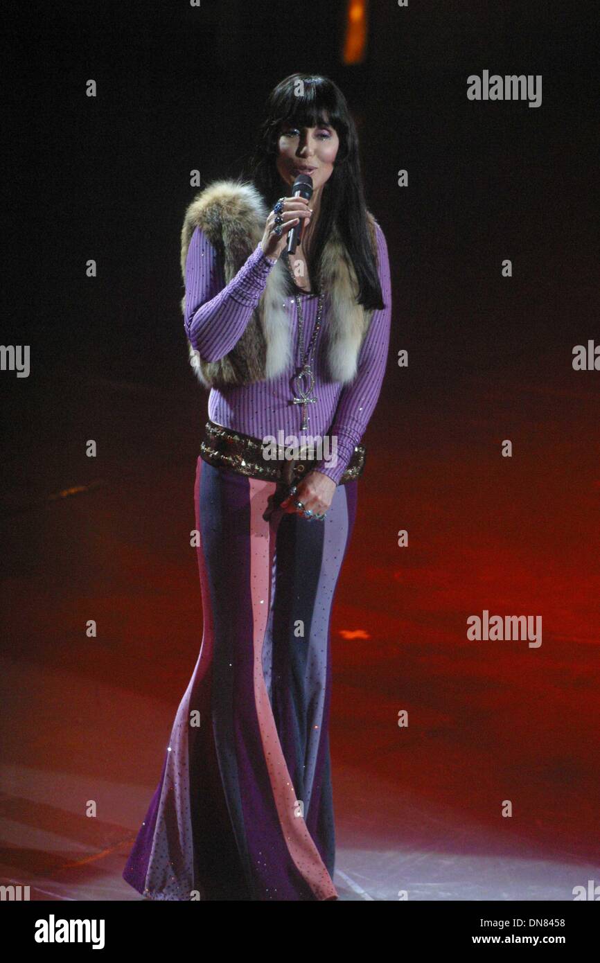 Cher farewell tour hi-res stock photography and images - Alamy