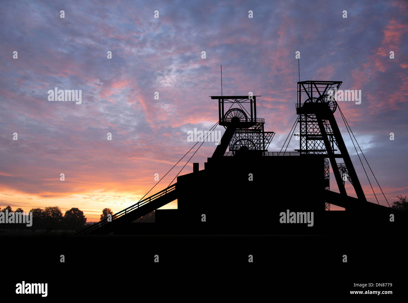 Mine lift hi-res stock photography and images - Alamy