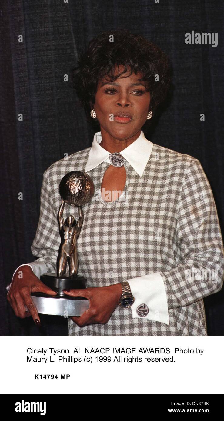Feb. 14, 1999 - K14794MP.CICELY TYSON AT THE NAACP IMAGE AWARDS. MAURY ...
