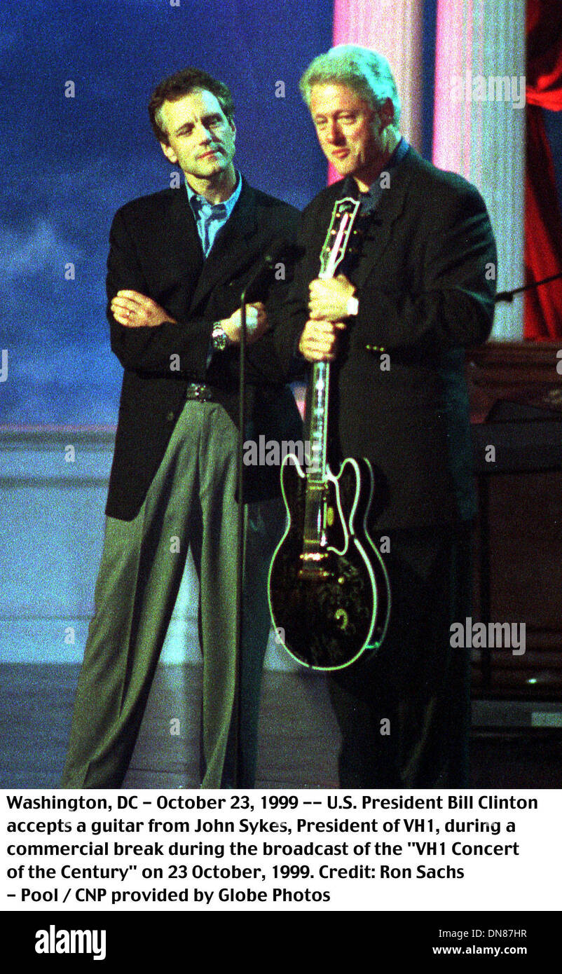 Oct. 23, 1999 - WASHINGTON, DC- OCTOBER 23,1999-PRES. BILL CLINTON AND ...