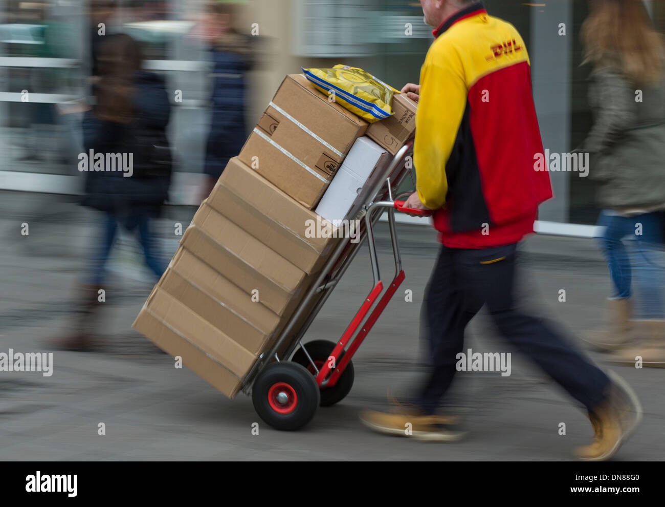 A dhl employee hi-res stock photography and images - Alamy