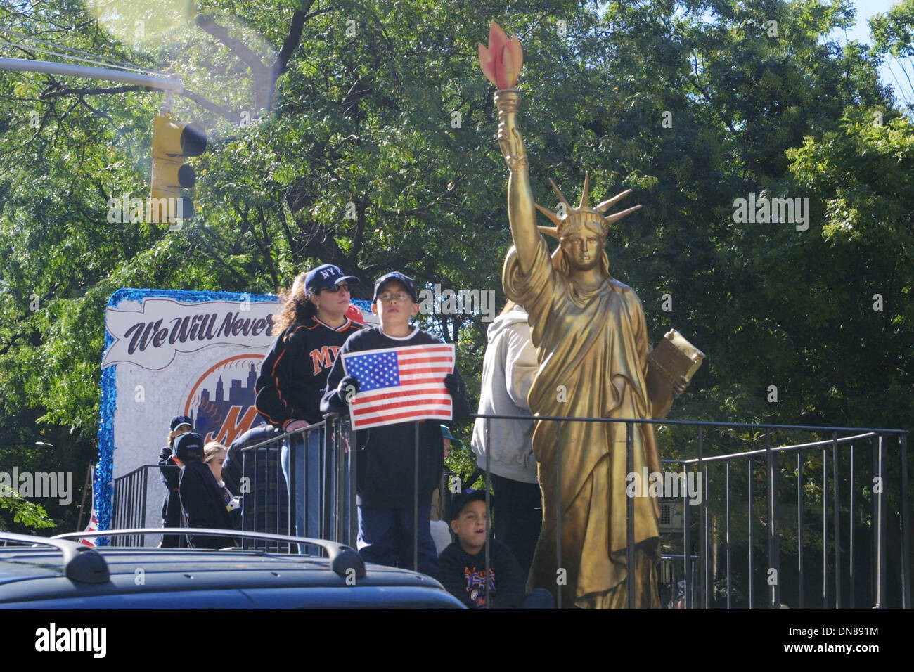 Oct. 8, 2001 - 31494JBB: COLUMBUS DAY PARADE IN NEW YORK CITY 10/08/01 ...