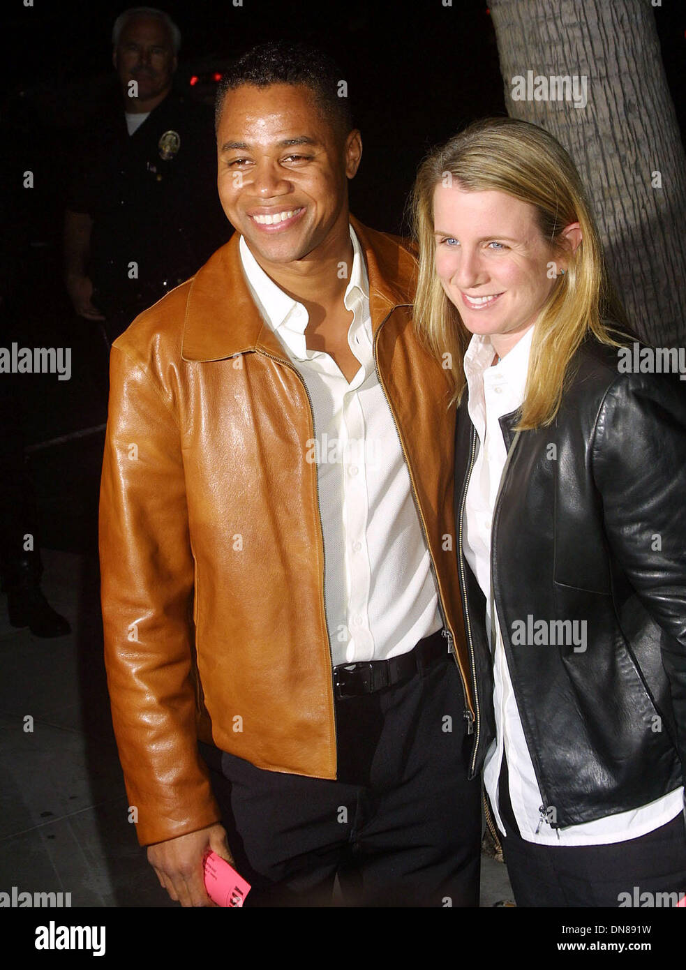 Oct. 8, 2001 - CUBA GOODING JR. AND HIS WIFE..LOS ANGELES PREMIERE OF ...