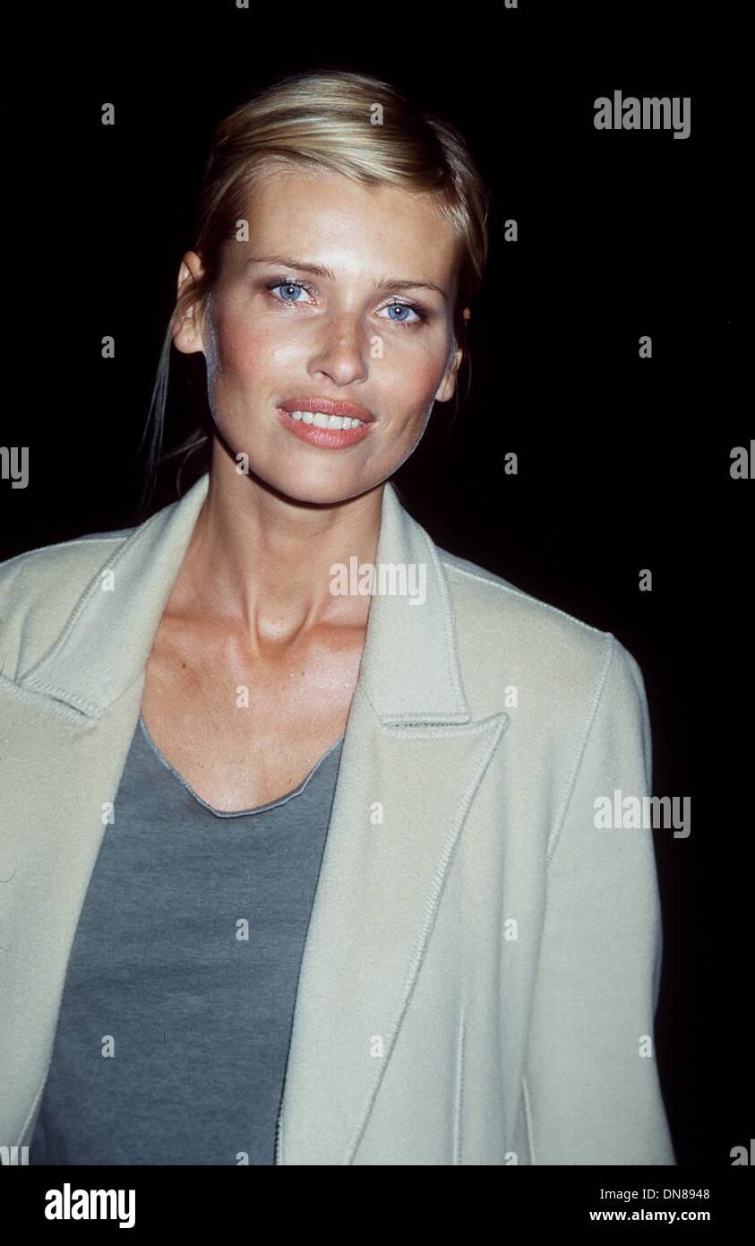 Nov. 14, 2001 - K23389HMc: VICTORIA SECRET FASHION SHOW.BRYANT PARK ...