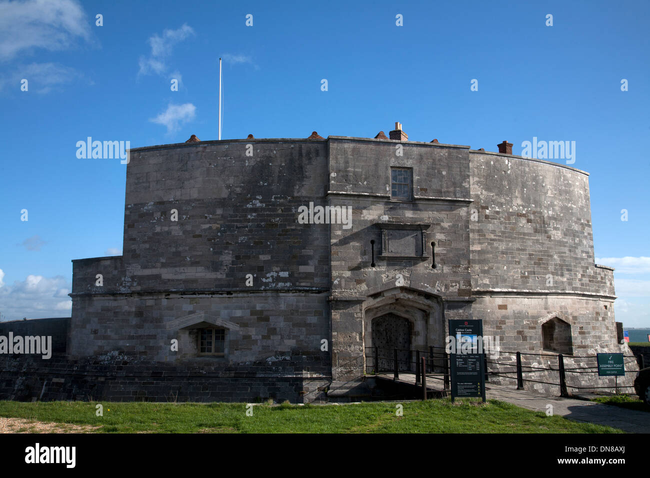 calshot castle ( 1540 ) calshot spit hampshire england Stock Photo - Alamy