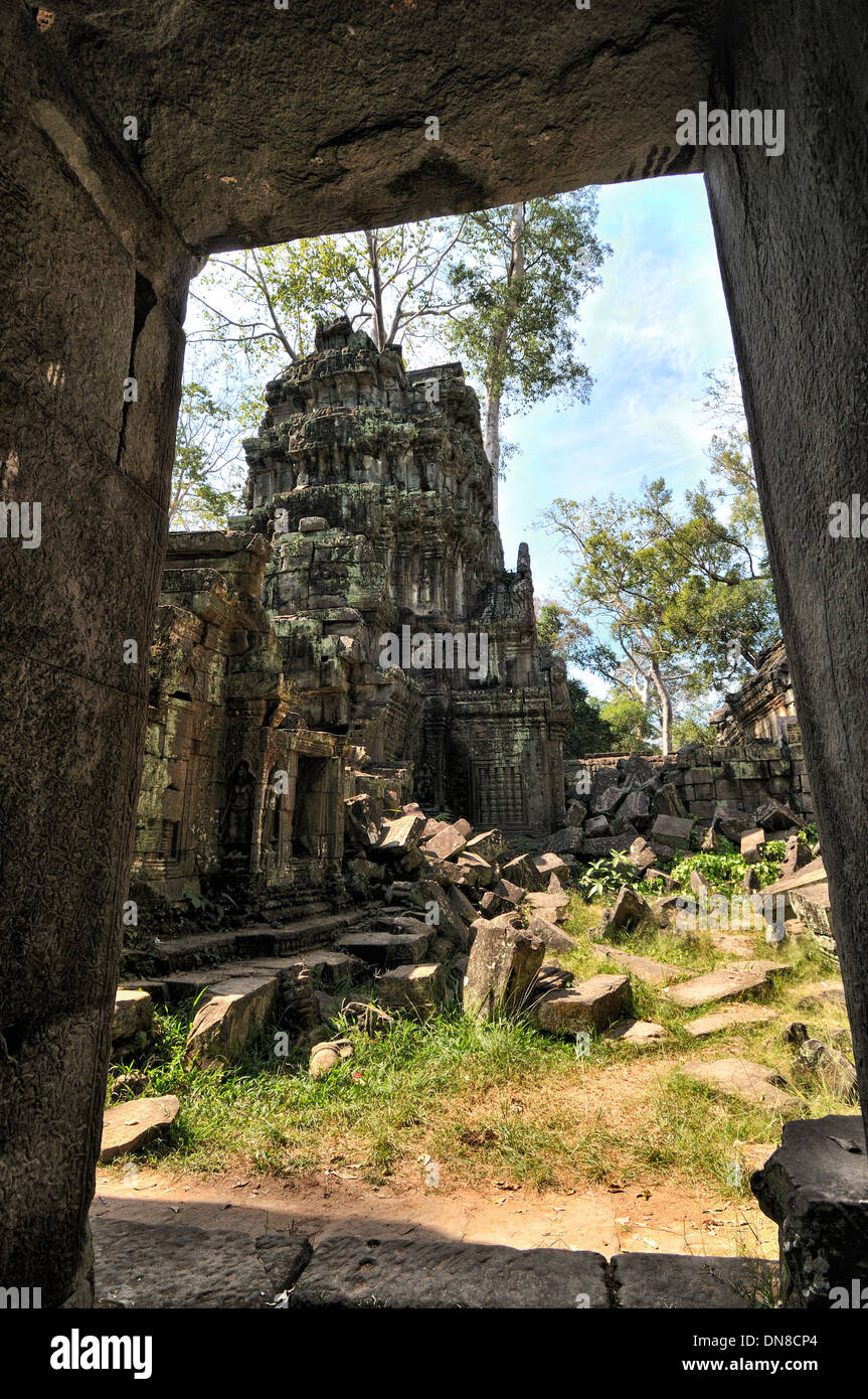 Ta phrom temple hi-res stock photography and images - Alamy