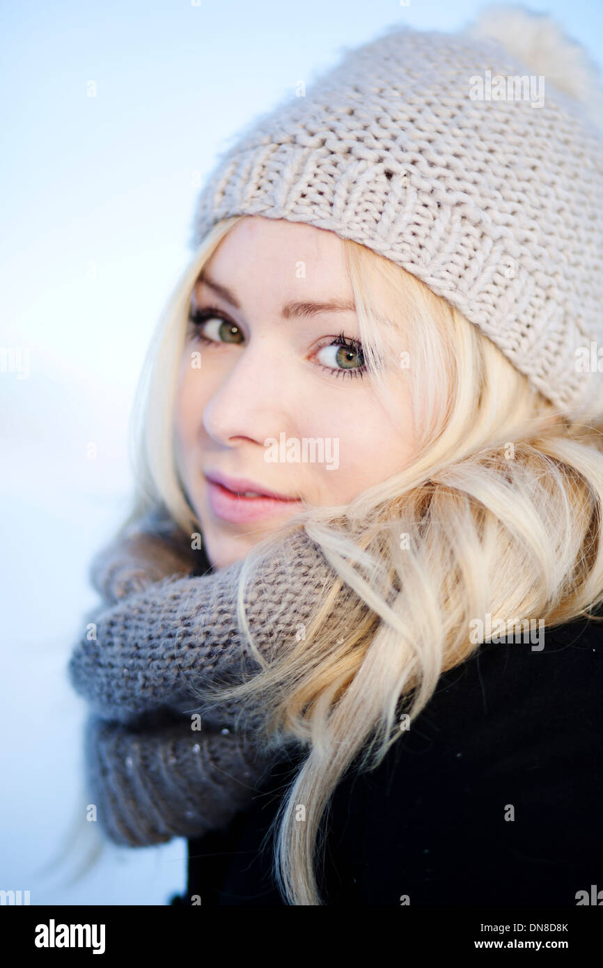 Cap and scarf hi-res stock photography and images - Alamy