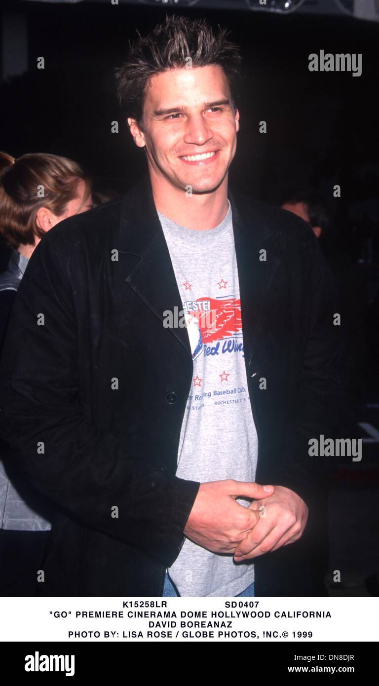 Apr. 7, 1999 - K15258LR SD0407.''GO'' PREMIERE.CINERAMA DOME HOLLYWOOD ...