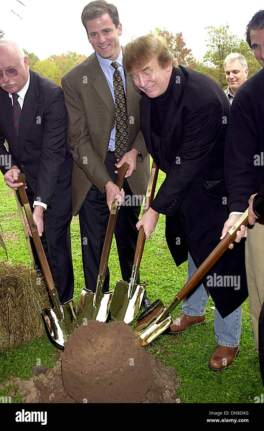 Sept. 7, 2000 - K26960JKRON SD1026.DONALD TRUMP'S NEW GOLF COURSE ...