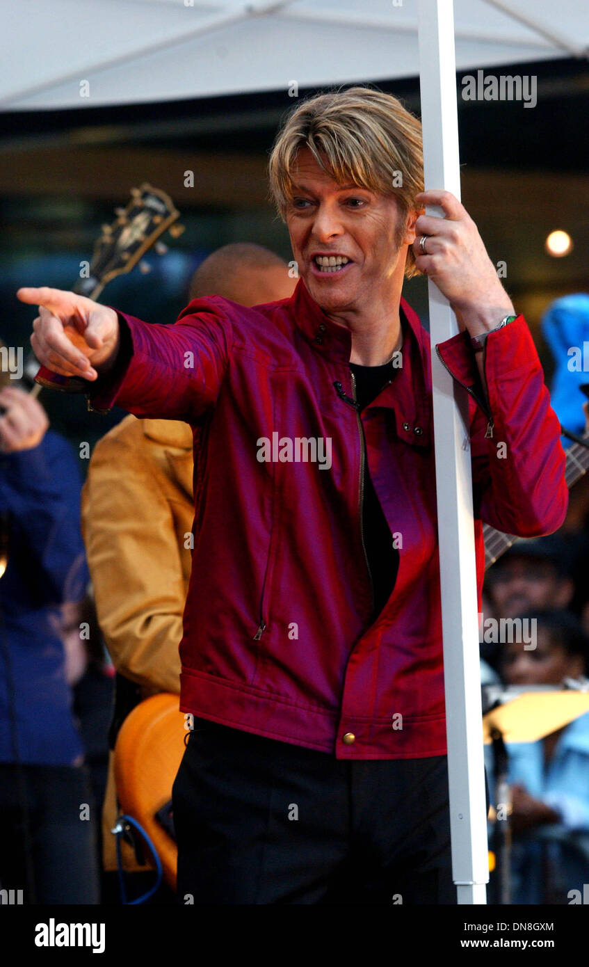 June 14, 2002 - K25327 DAVID BOWIE APPEARS ON NBC'S.''TODAY SHOW ...