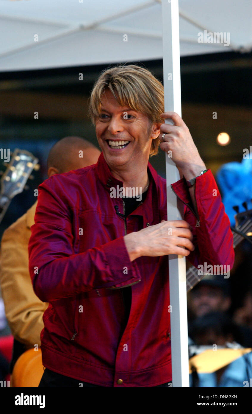 June 14, 2002 - K25327 DAVID BOWIE APPEARS ON NBC'S.''TODAY SHOW ...