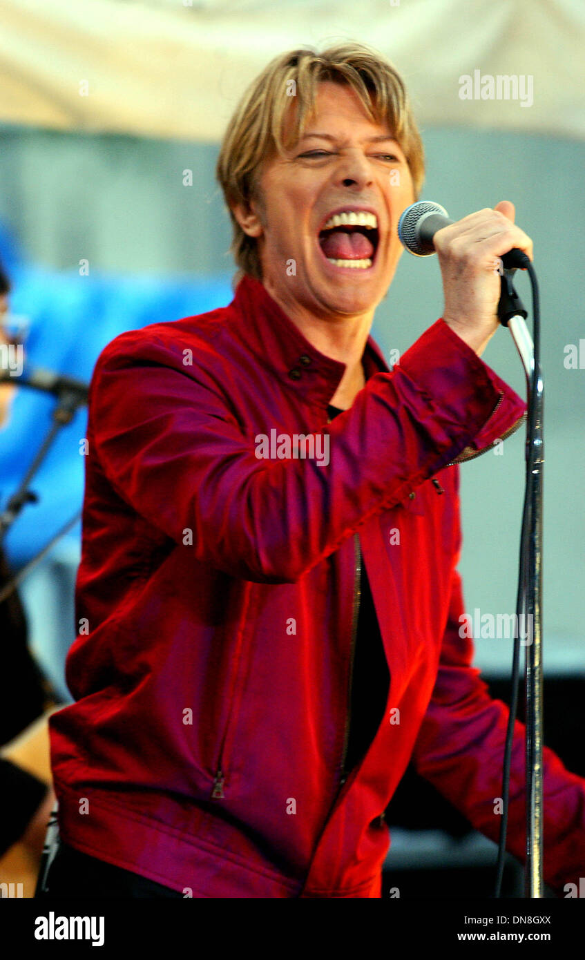 June 14, 2002 - K25327 DAVID BOWIE APPEARS ON NBC'S.''TODAY SHOW ...