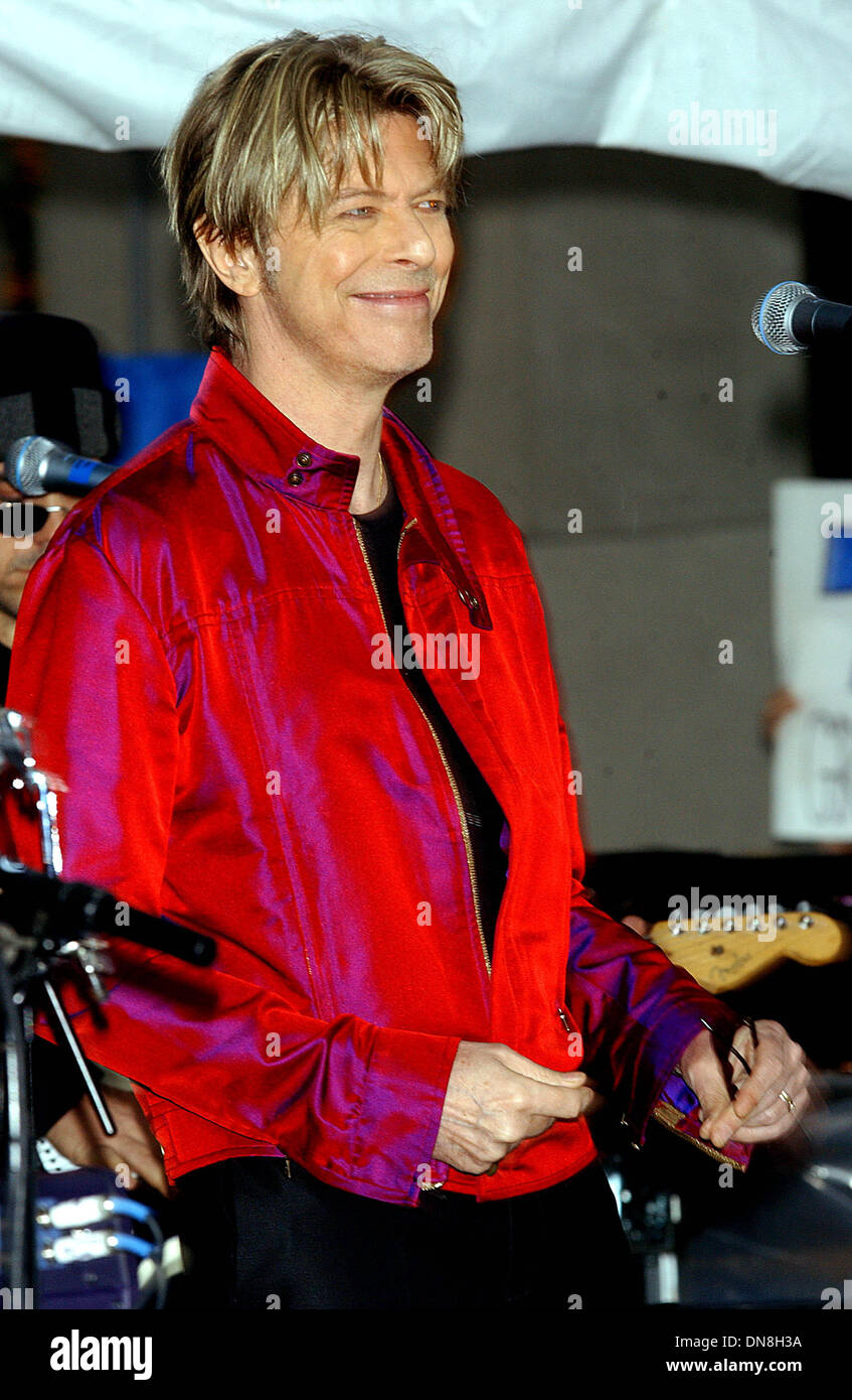 June 14 2002 david bowie hi-res stock photography and images - Alamy