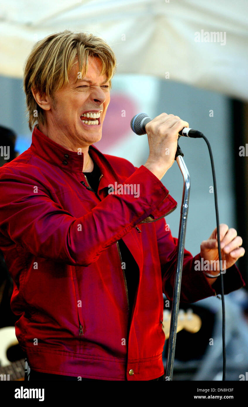 June 14 2002 david bowie hi-res stock photography and images - Alamy