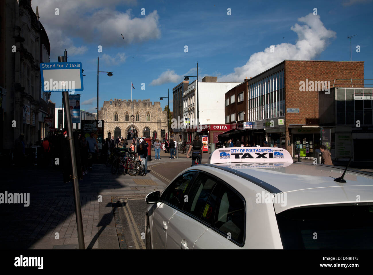 high street old town southampton hampshire england Stock Photo - Alamy