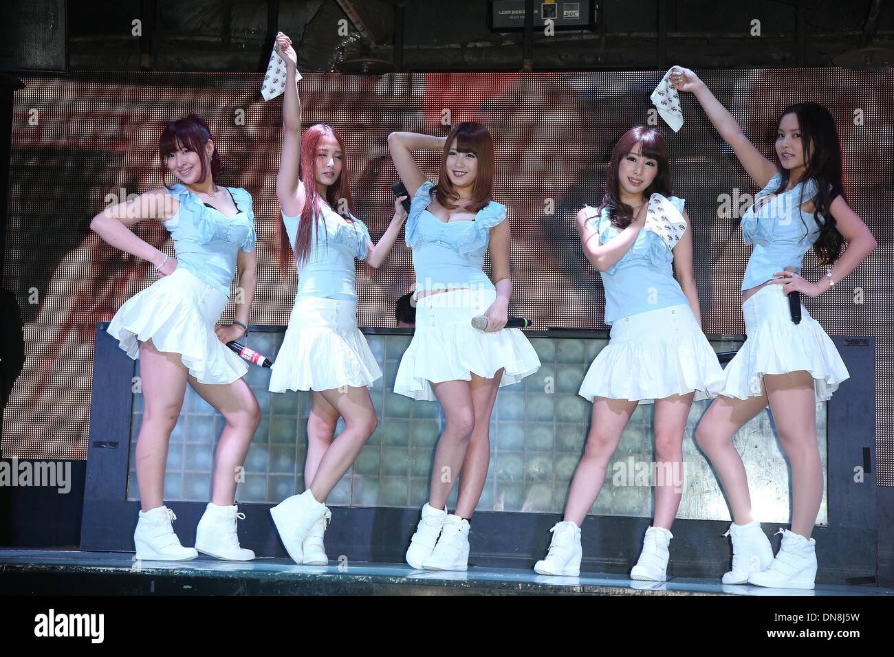 Taipei, Taiwan. 19th Dec, 2013. Japanese group PINKEY promote their new ...