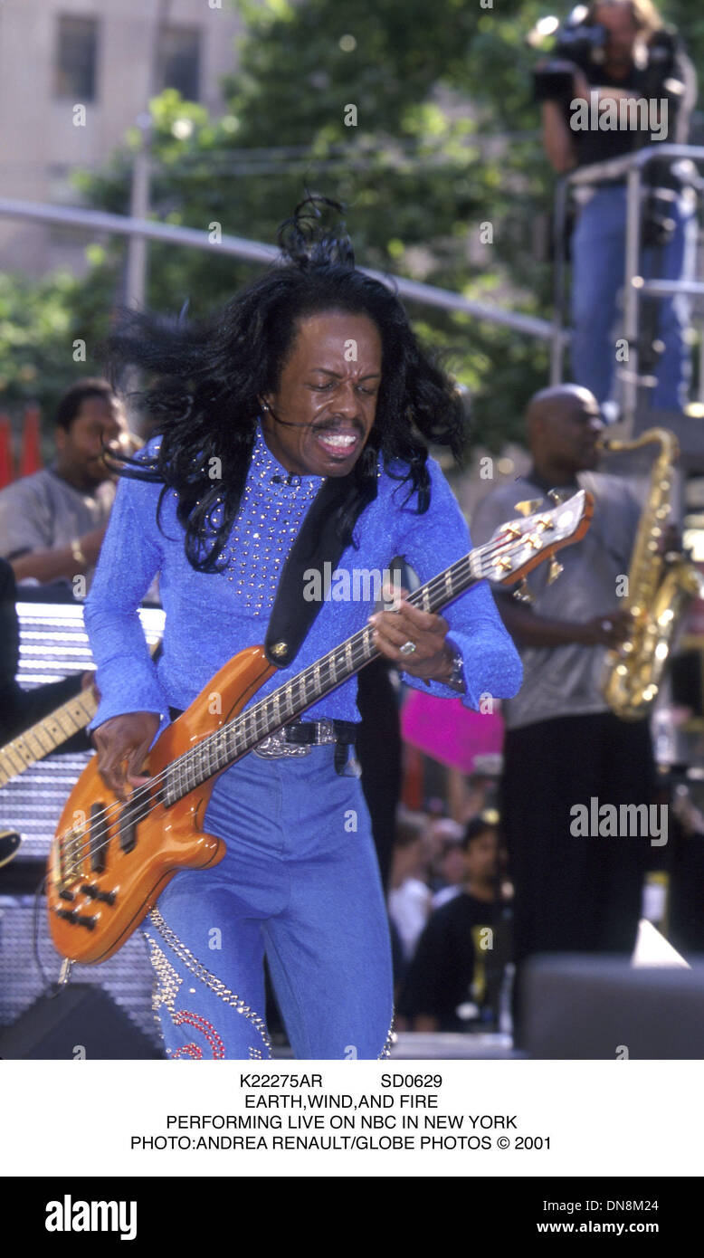 Earth wind fire 2001 hi-res stock photography and images - Alamy
