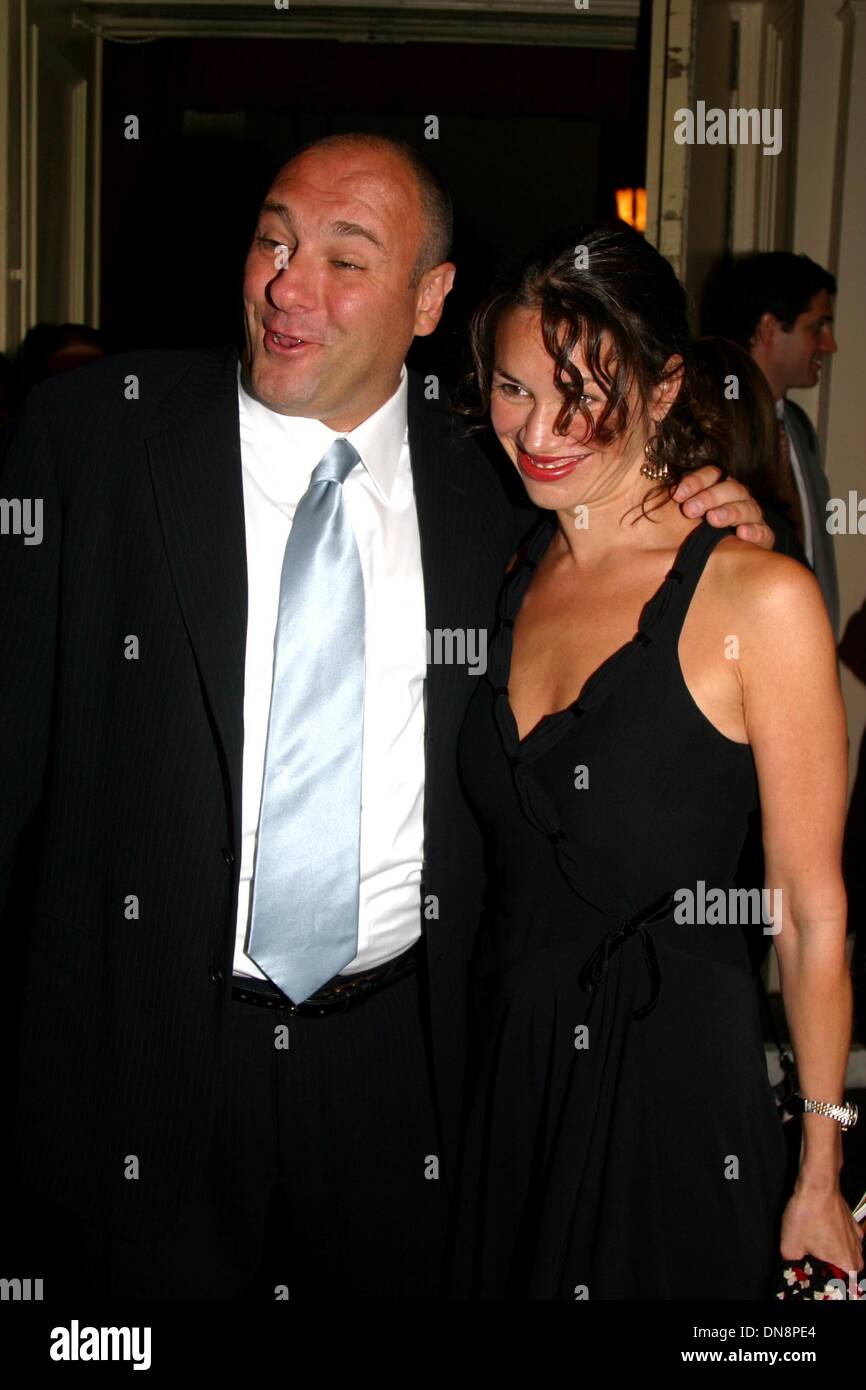 James gandolfini lora somoza hi-res stock photography and images - Alamy