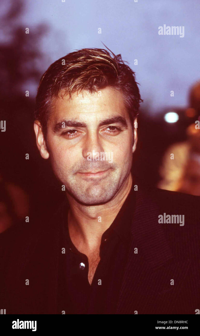 June 25, 1998 - K12705AR.OUT OF SIGHT PREMIERE 06-24-1998 CHELSEA WEST ...