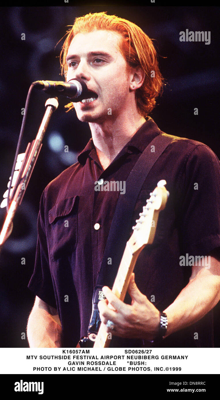 Gavin rossdale 1999 hi-res stock photography and images - Alamy