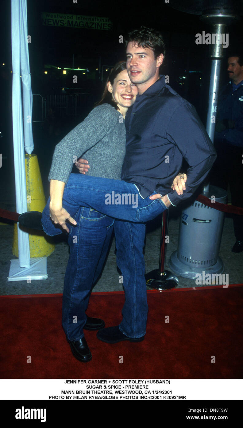 Jan. 24, 2001 - JENNIFER GARNER + SCOTT FOLEY (HUSBAND).SUGAR & SPICE ...