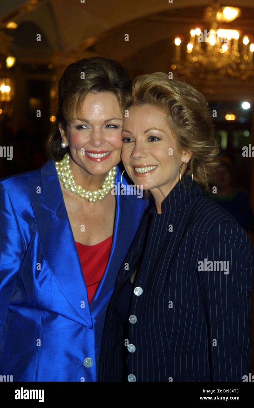 May 23, 2002 - K25147JBB USO AWARDS LUNCHEON.PIERRE HOTEL, NYC 05/23/02 ...