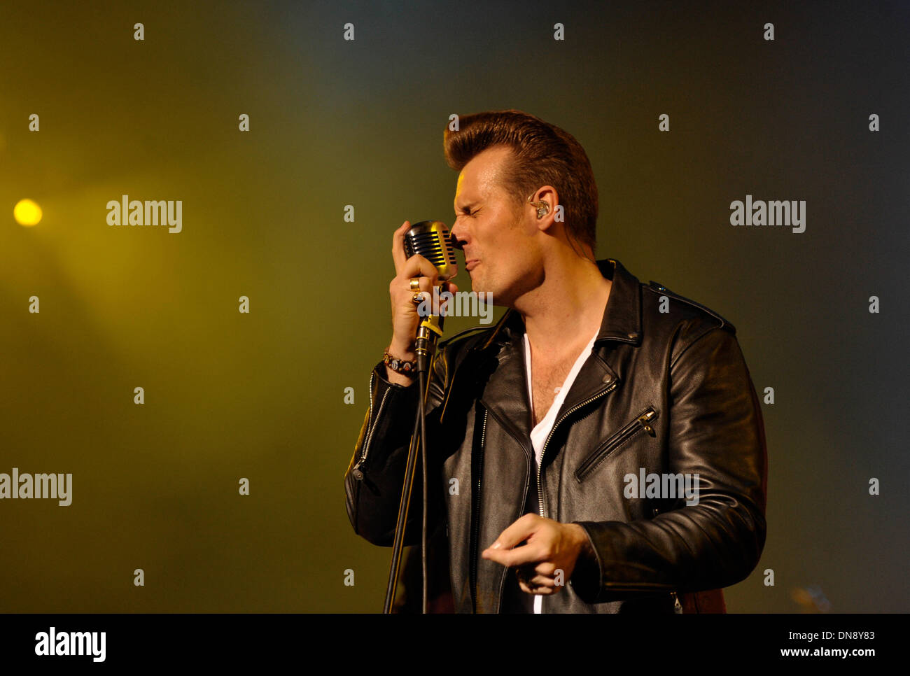 Berlin, Germany. 19th Dec, 2013. Lead singer Sven Budja of the Berlin ...