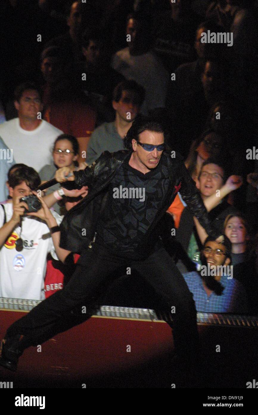 June 21, 2001 - K22229JBB: U-2 CONCERT AT.THE CONTINENTAL ARENA IN NEW ...
