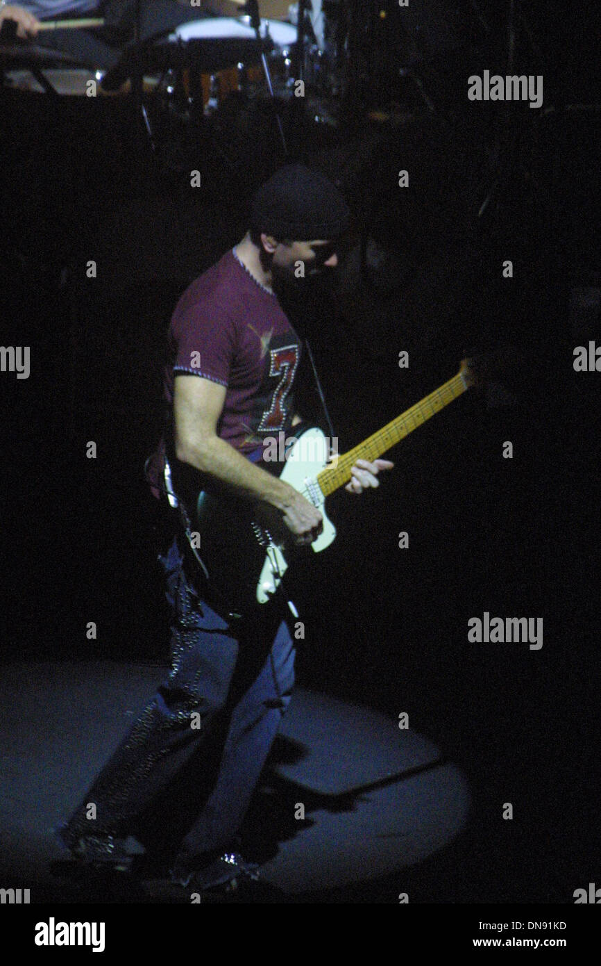 June 21, 2001 - K22229JBB: U-2 CONCERT AT.THE CONTINENTAL ARENA IN NEW ...