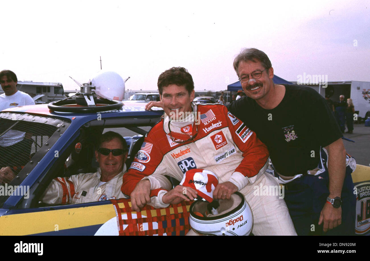 Nov. 19, 2001 - K23423MR: STUNTPLAYER .COM HOSTS CELEBRITY STOCK CAR ...
