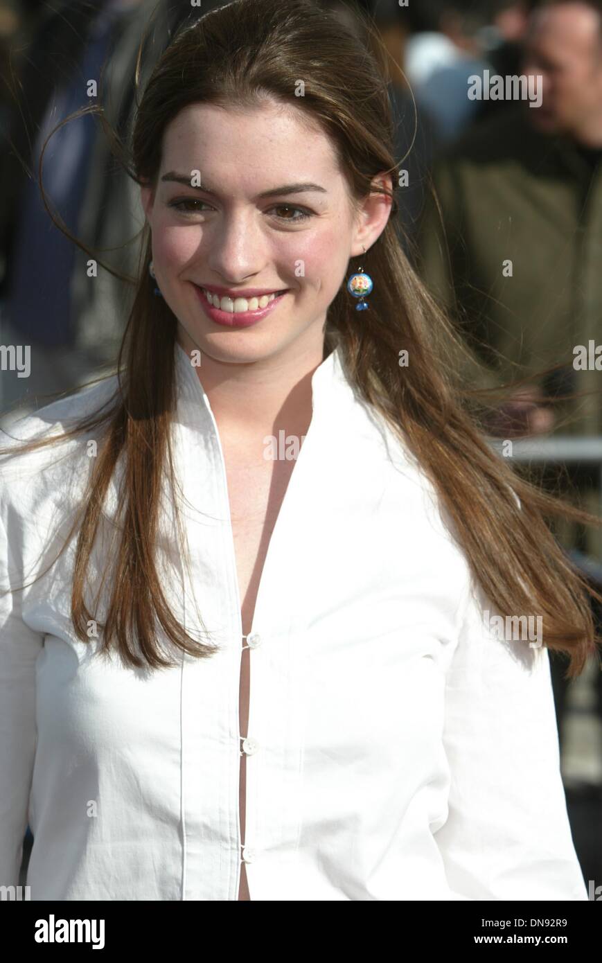 Mar. 16, 2002 - Anne Hathaway.20th Anniversary ReRelease of ''ET ...