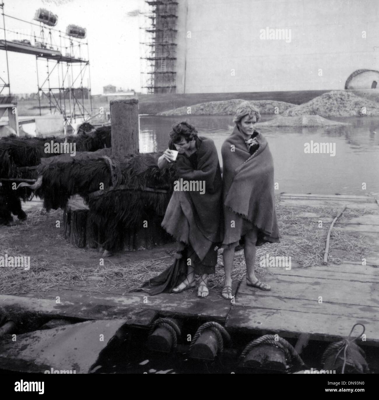 Nov. 11, 2002 - CALIFORNIA, USA - HIRAM KELLER/MARTIN POTTER ON THE SET ...