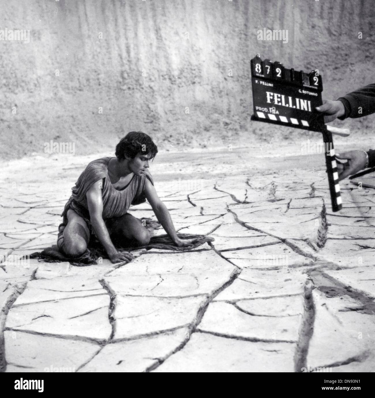 Nov. 11, 2002 - CALIFORNIA, USA - HIRAM KELLER ON THE SET OF SATYRICON ...