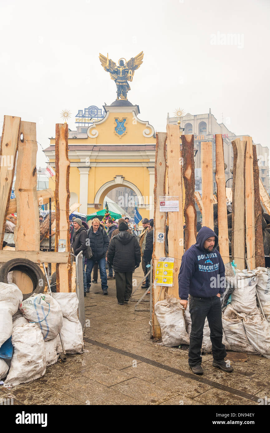Crowd dispersal hi-res stock photography and images - Alamy