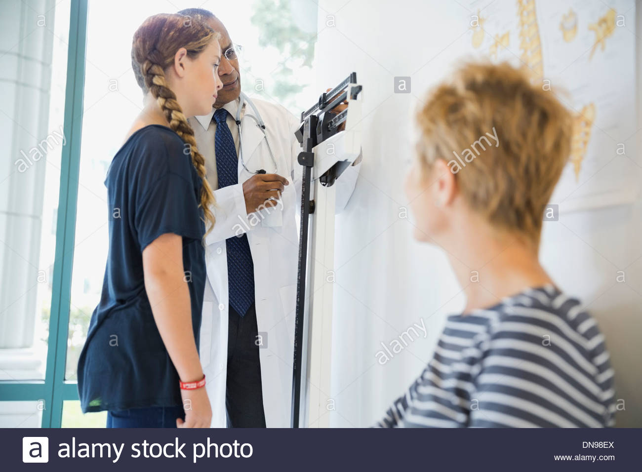 Doctor girls women hi-res stock photography and images - Alamy