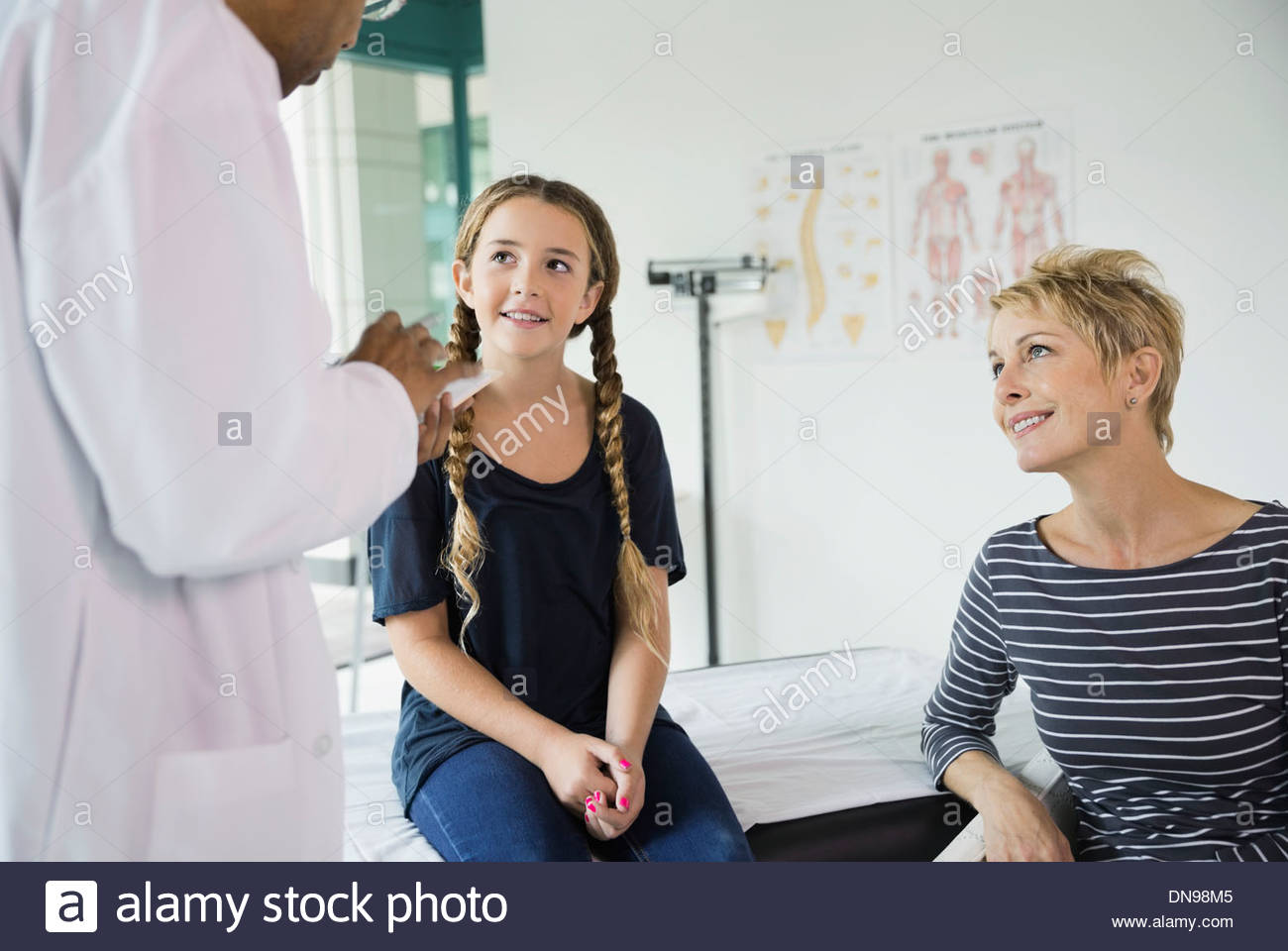 Doctors office hi-res stock photography and images - Alamy