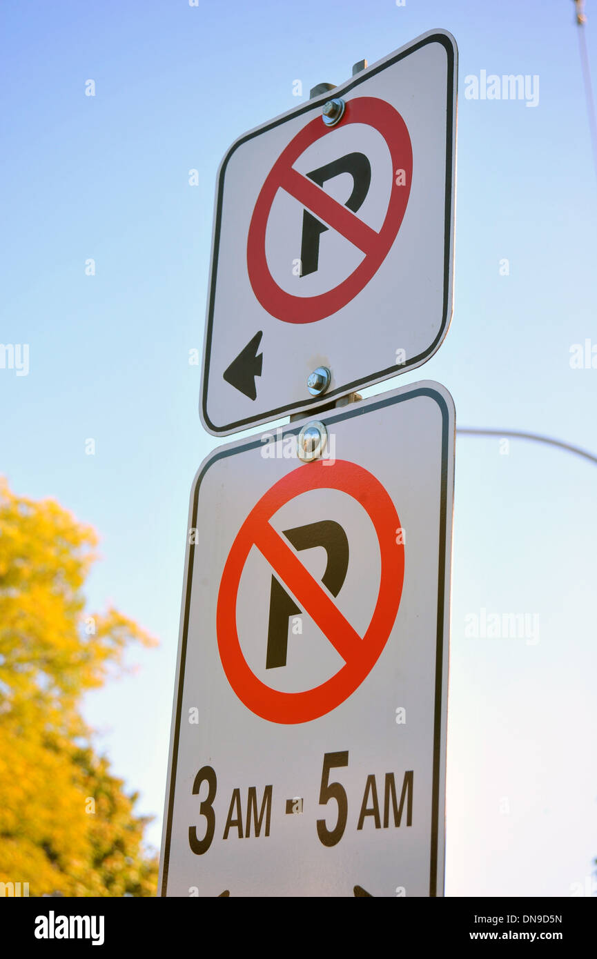 Canadian road signs for motorists and cyclists Stock Photo - Alamy